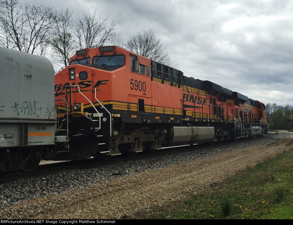 BNSF 5900
